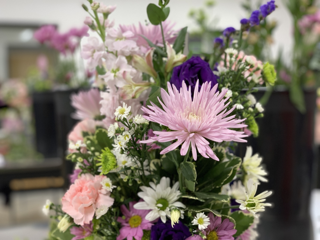 Step by Step Guide to a Spring Floral Arrangement - Happy Haute Home