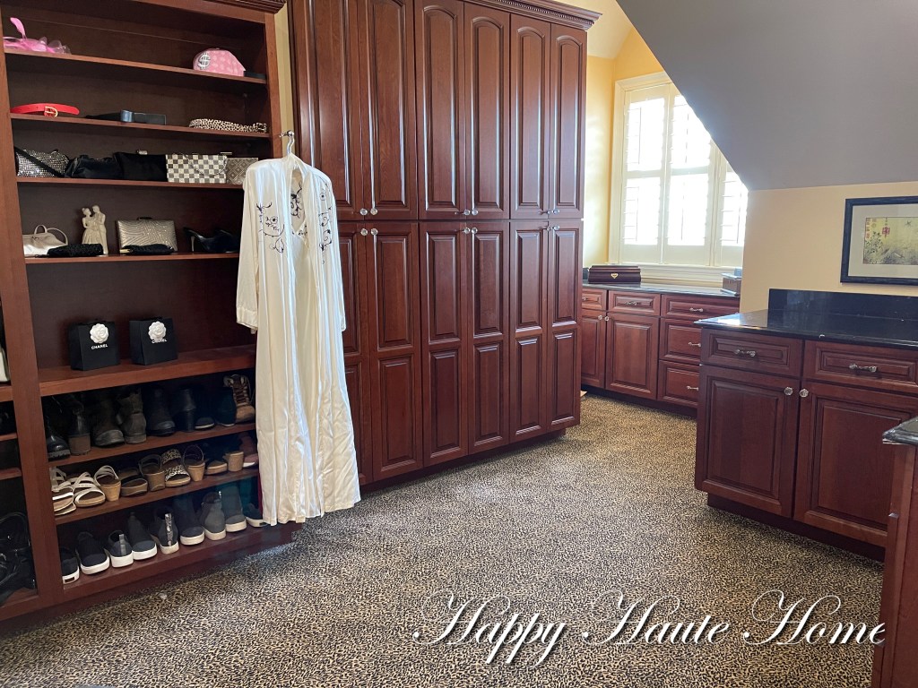 Cleaning out my Closet plus Six Organizing Tips - Happy Haute Home